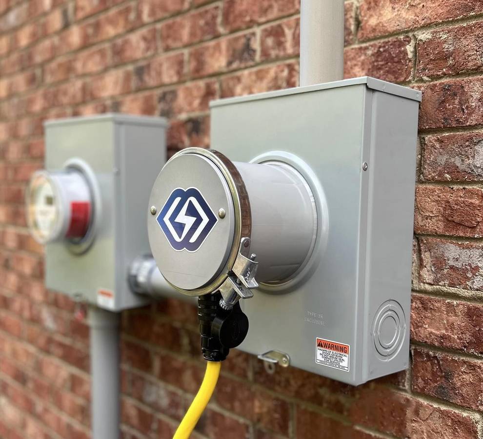 Generlink Trifecta offers Transfer Switch